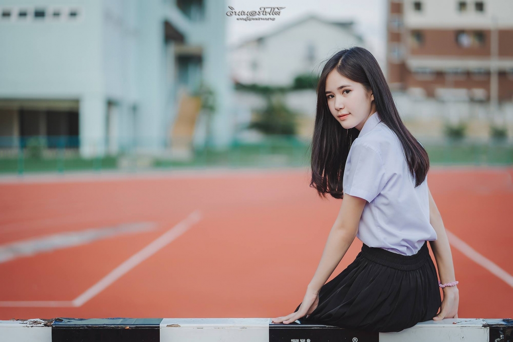 น้องผักกาด ปี 1 ในชุดนักศึกษา น่ารัก ผมยาว สดใส ผกามาศ บุญยะมาลิก